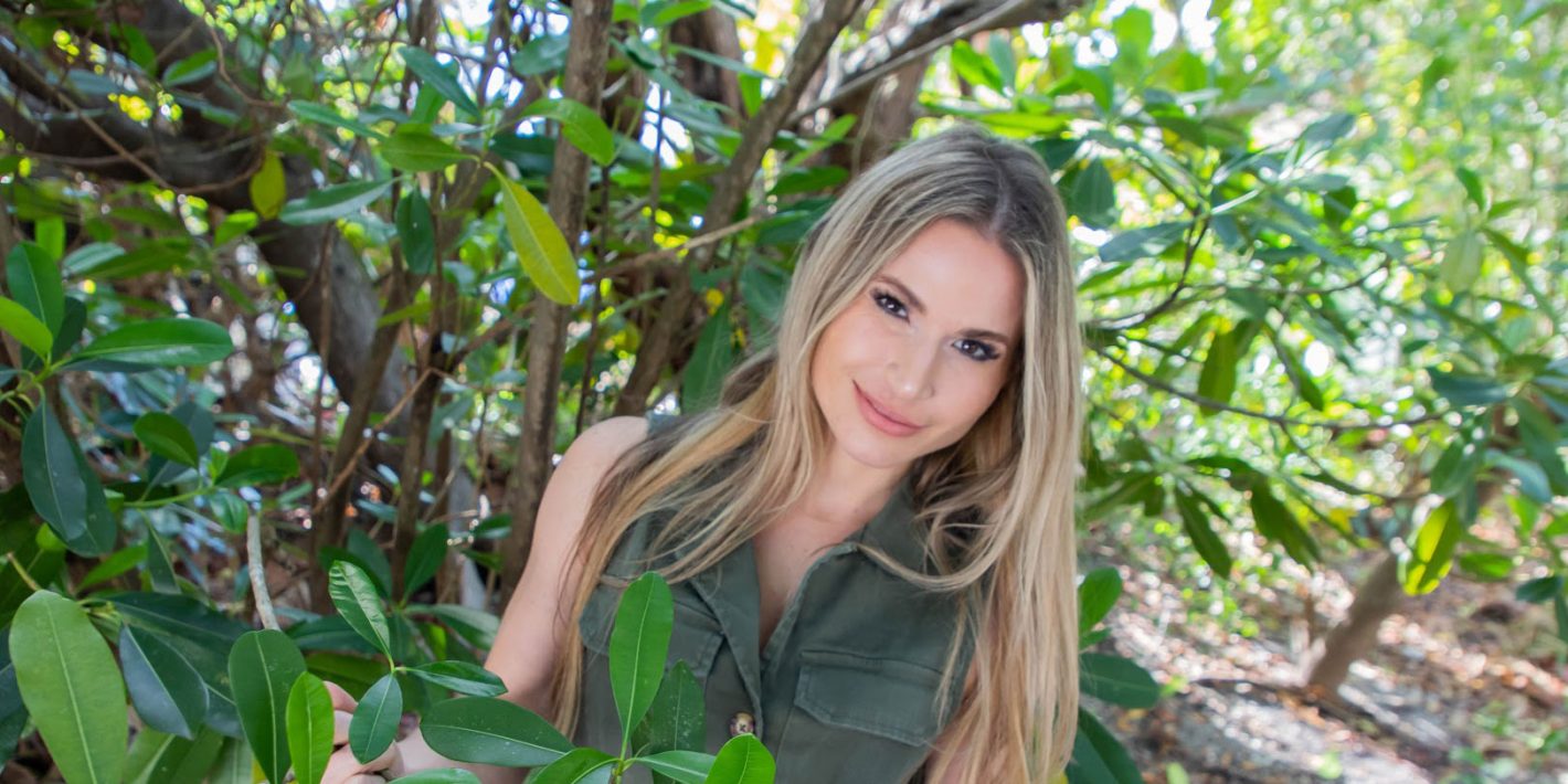 Meet Dr. Tracy Fanara: Gator graduate makes waves with cocaine sharks ...